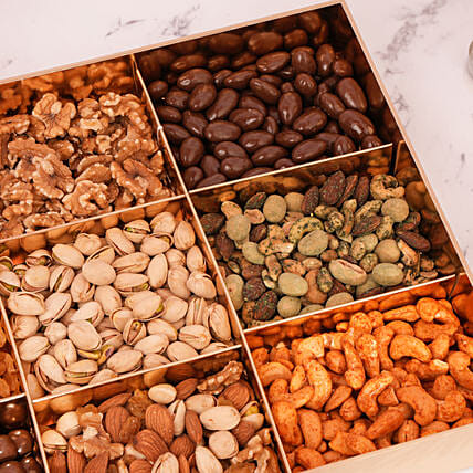 Online Premium Nuts n Berries Collection Box Gift Delivery in UAE - FNP